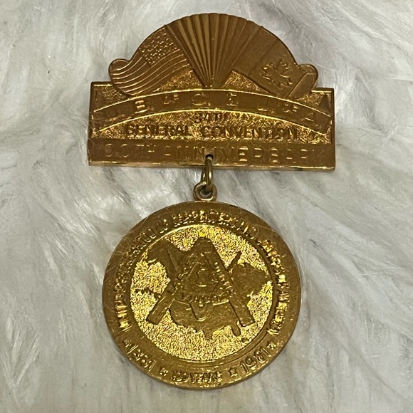 Vintage | Accessories | Vintage Heavy Gold Union Masons Carpentry ...